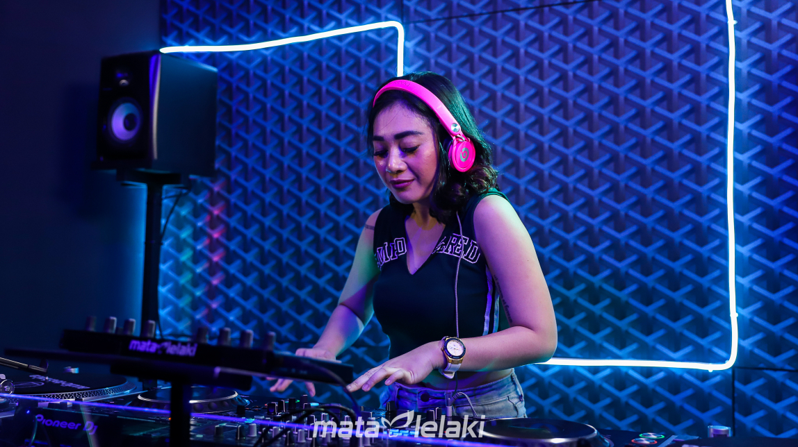 DJ Audrey June - MataLelaki.com