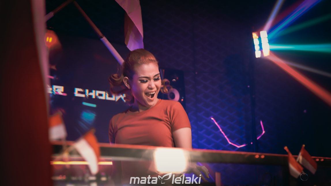 DJ Nissa, DJ Devi Shinta, DJ Jennifer - MataLelaki.com
