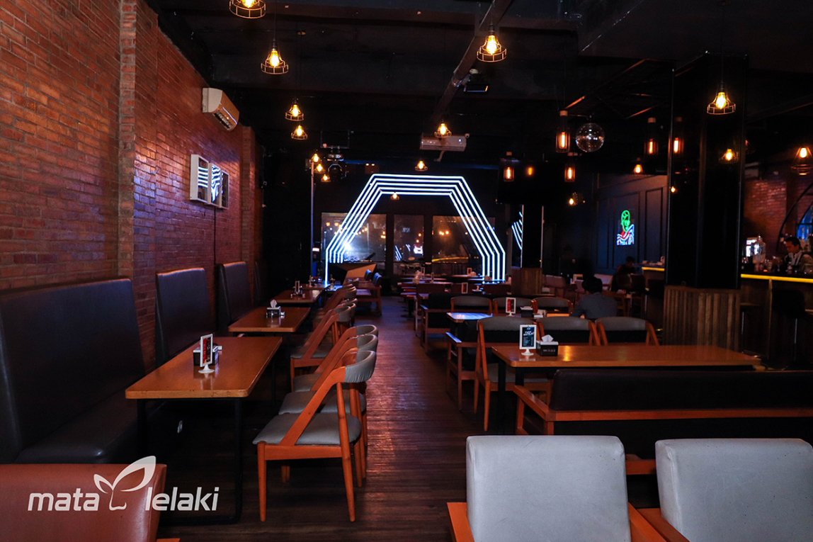 Triple Three - MataLelaki.com