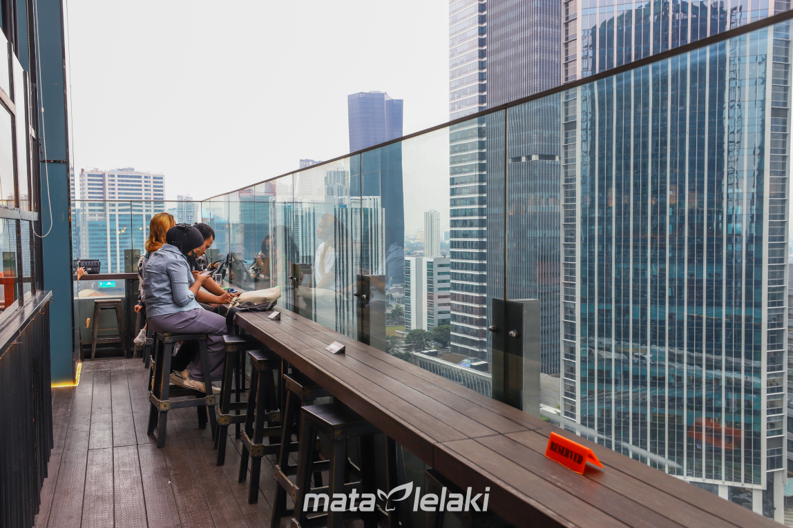 COSTESS - MataLelaki.com