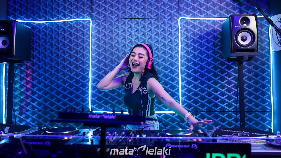 DJ Audrey June - MataLelaki.com