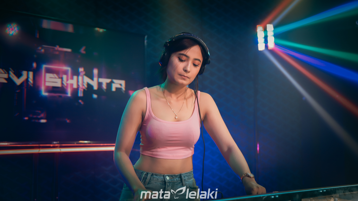 DJ Devi Shinta - MataLelaki.com