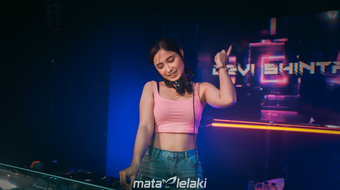 DJ Devi Shinta - MataLelaki.com