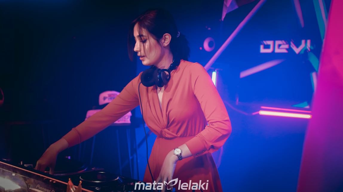 DJ Nissa, DJ Devi Shinta, DJ Jennifer - MataLelaki.com