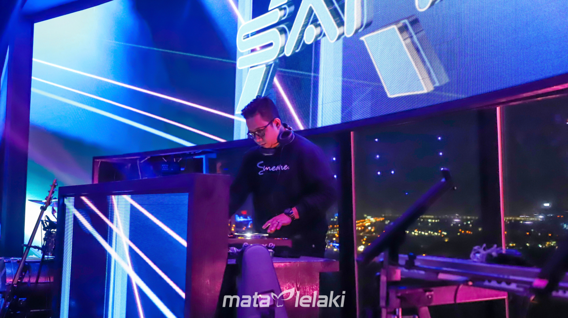 NIX KITCHEN, BAR & KTV - MataLelaki.com